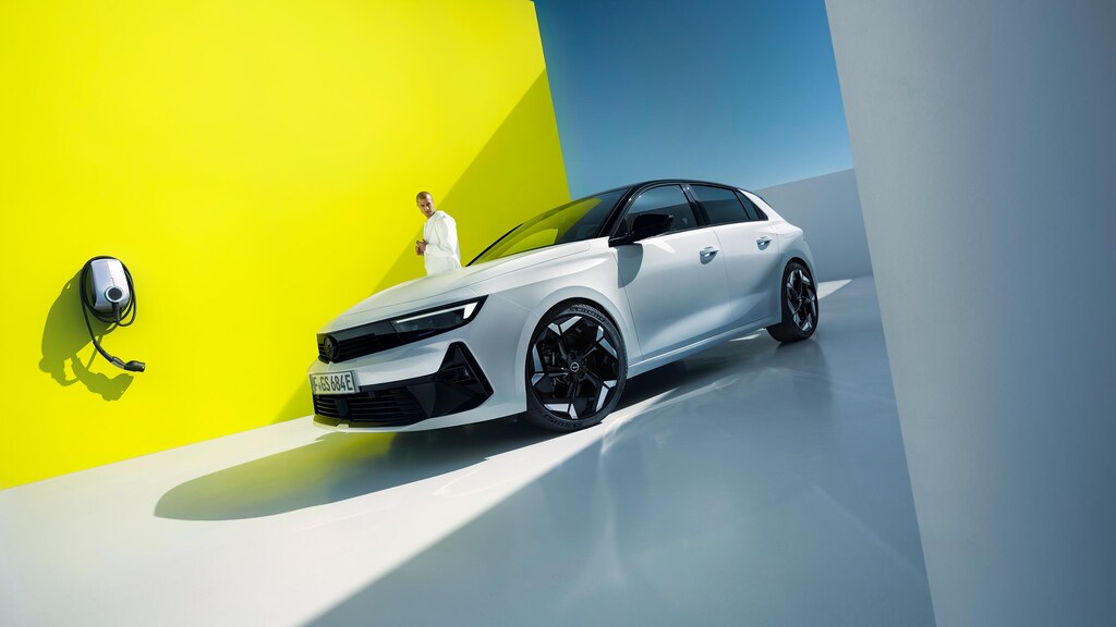 Opel Hybrid Cars | PHEV and MHEV | Opel NZ